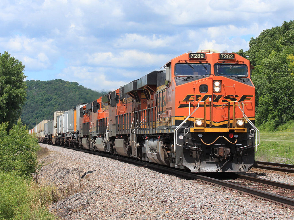 BNSF 7282